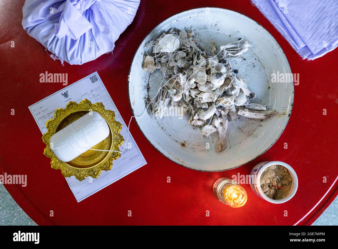 Buddhist death rituals hi-res stock photography and images - Alamy