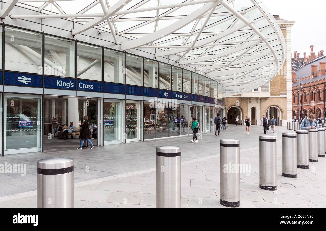 Exterior of Kings Cross Station London UK Stock Photo - Alamy