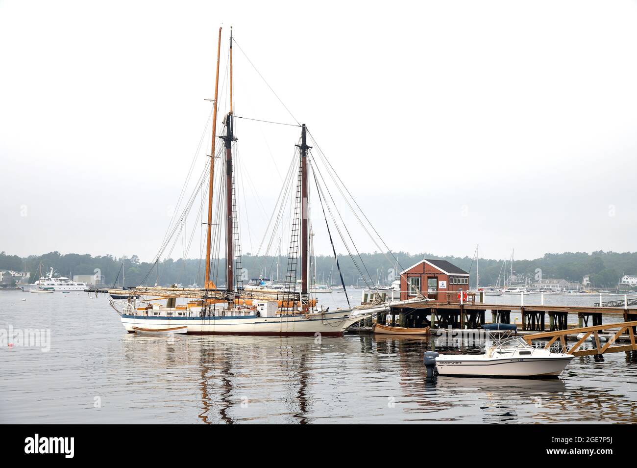 Two masted ship hi-res stock photography and images - Alamy