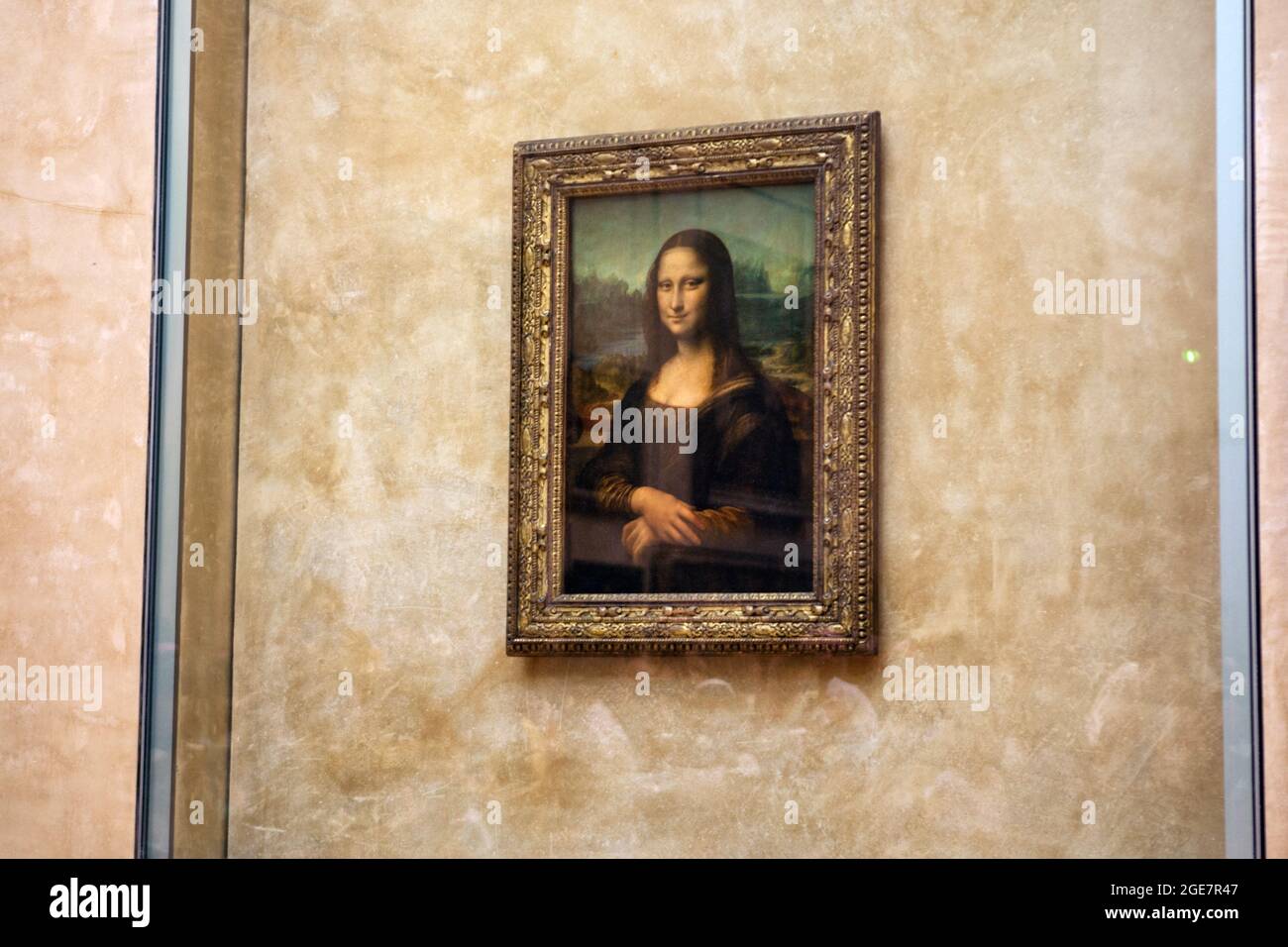 Leonardo da Vinci's Mona Lisa in Louvre Museum, Paris, France Stock ...