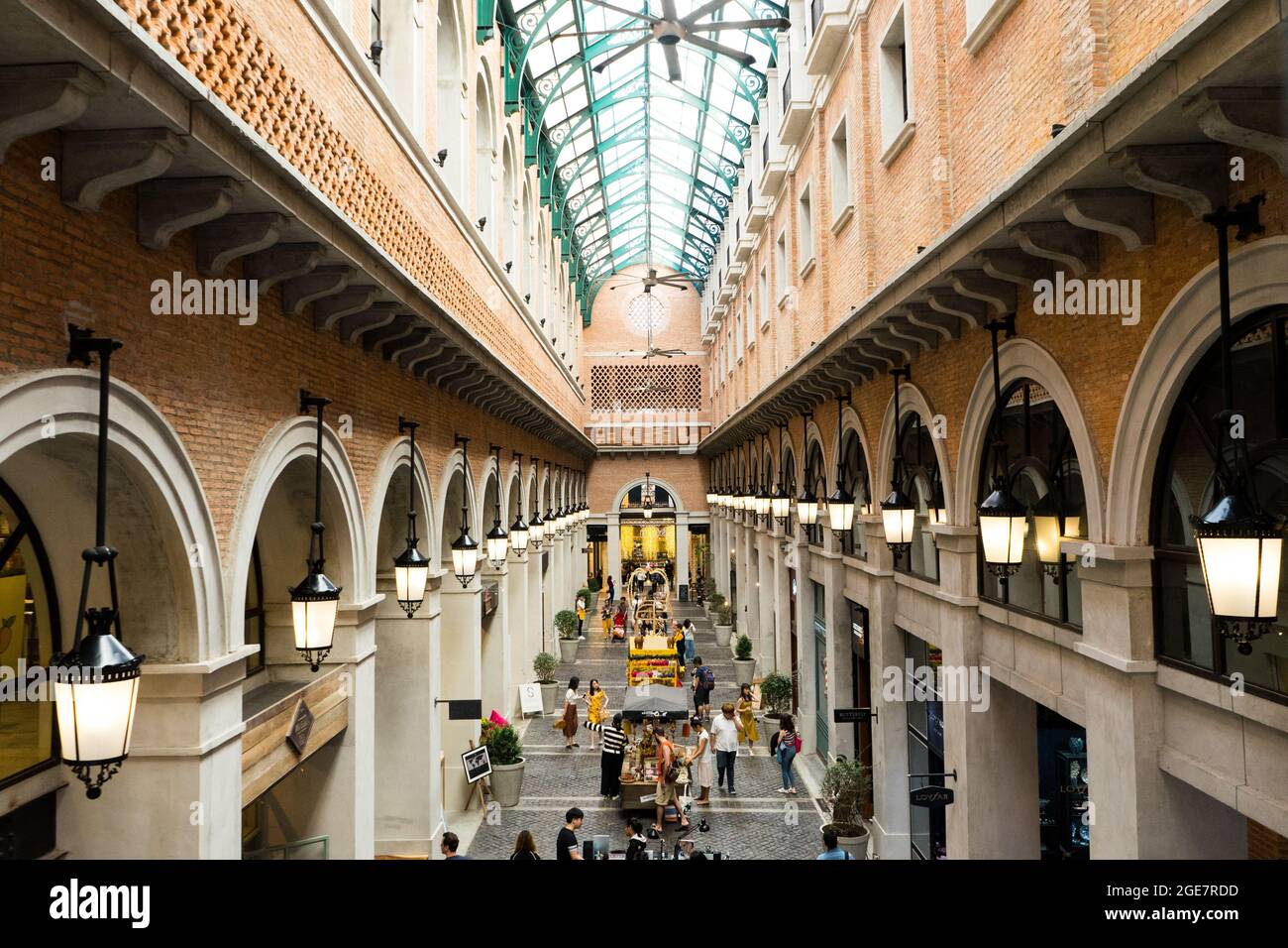 CHIANG MAI, THAILAND - Dec 21, 2018: The people busy shopping on a ...