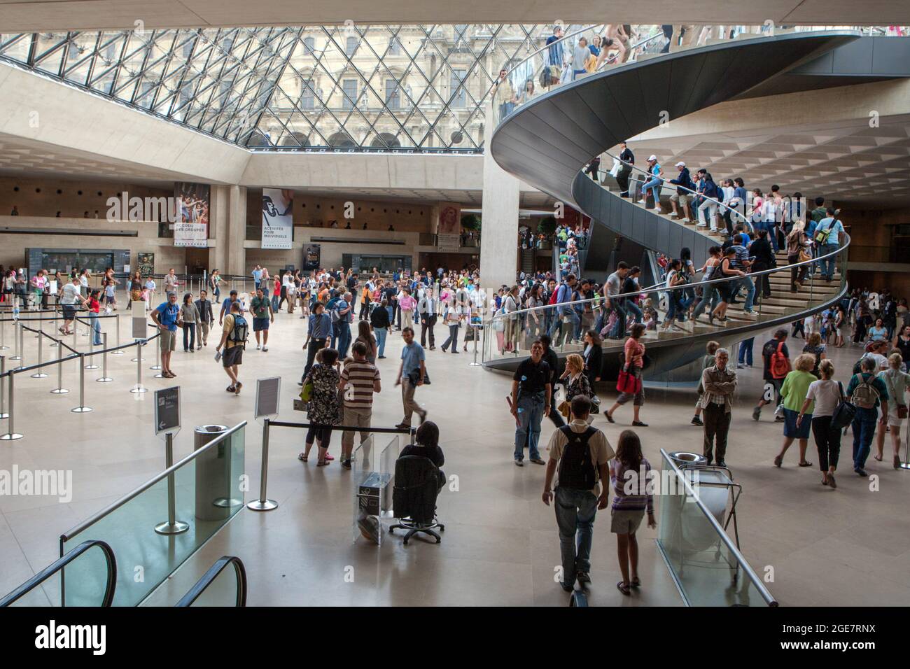 Louvre interior design hi-res stock photography and images - Alamy