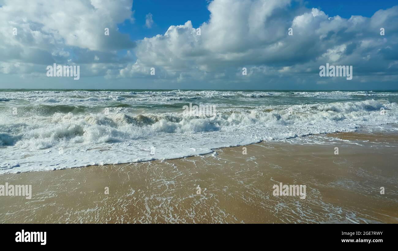 Soulac sur mer hi-res stock photography and images - Alamy