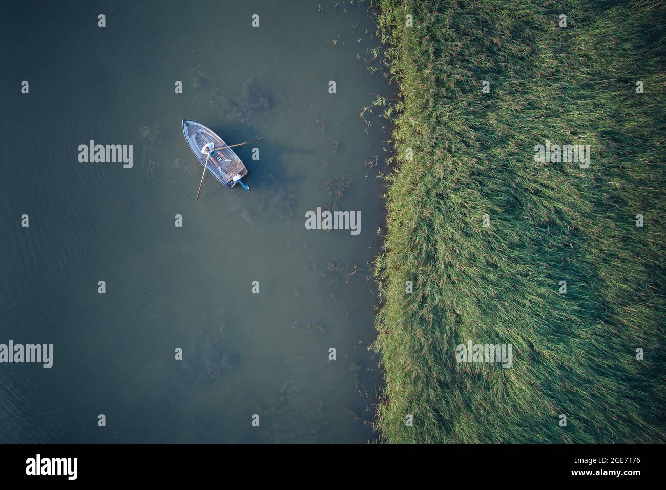 Row boat top down hi-res stock photography and images - Alamy