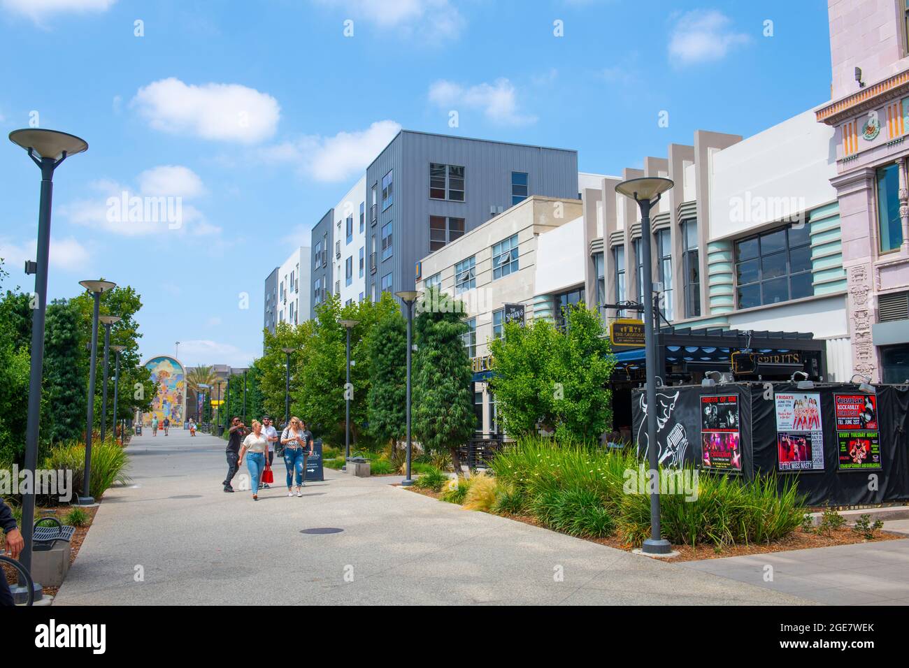 Long Beach Promenade Pedestrian street at Broadway in downtown Long ...