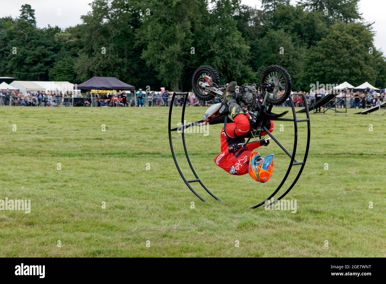 Motorcycle stunt hi-res stock photography and images - Alamy