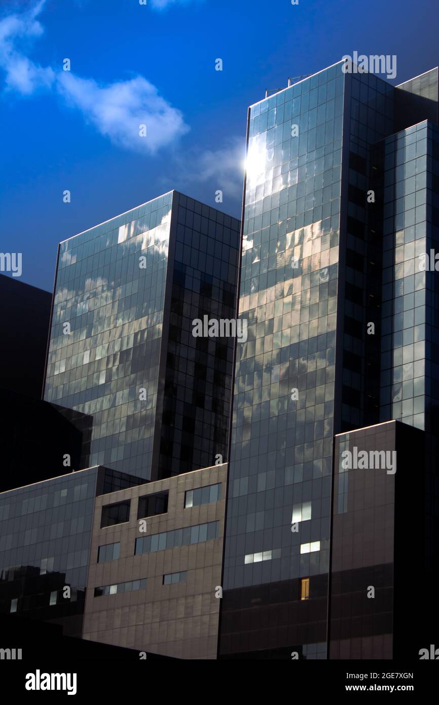 Montreal new architecture hi-res stock photography and images - Alamy