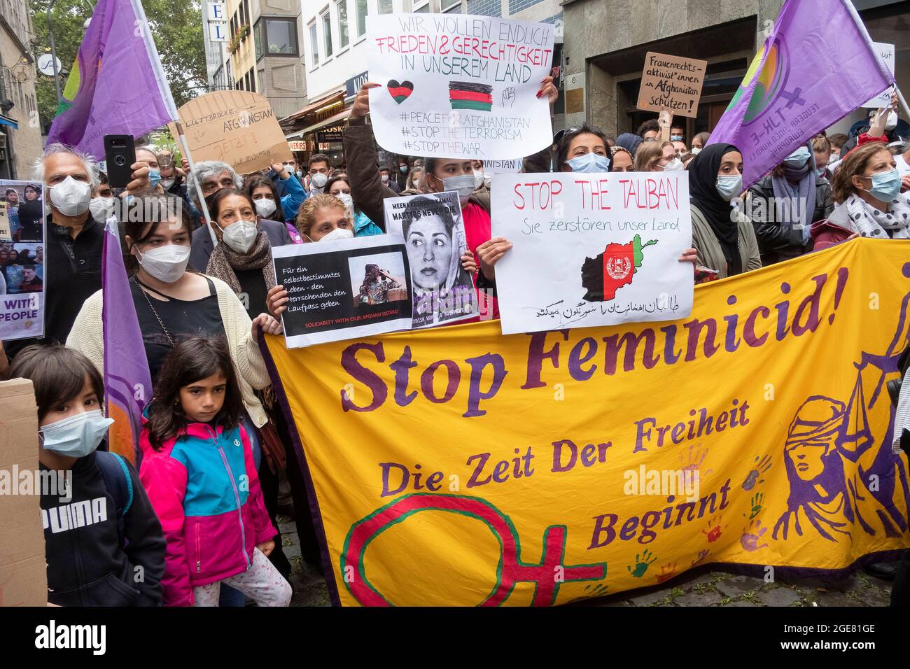 spontaneous rally in Cologne The people an airlift to save as many ...