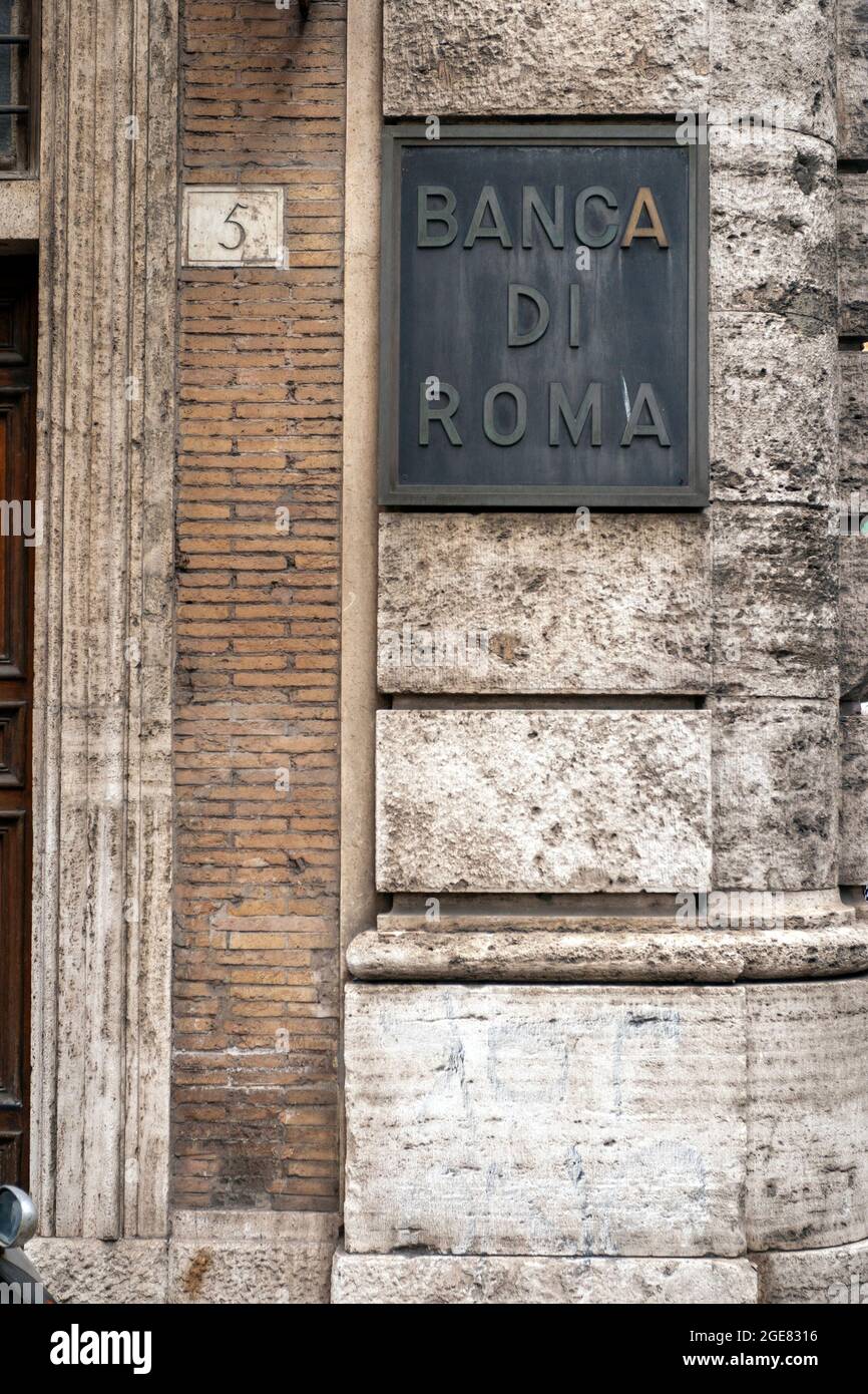 Bank building in rome banca hi-res stock photography and images - Alamy