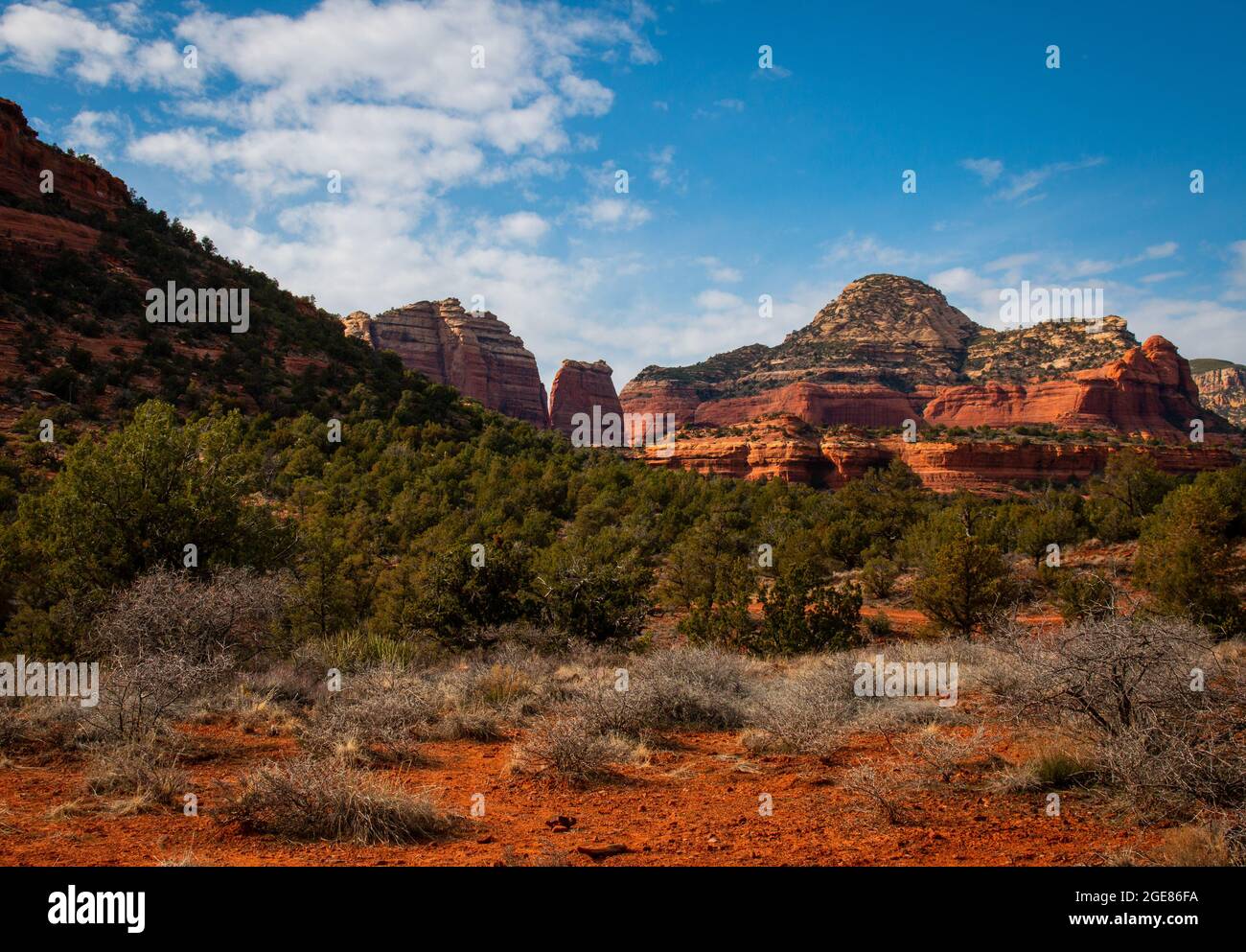 Orange rocks of the Mescal hiking trail near Sedona, Arizona, USA Stock ...