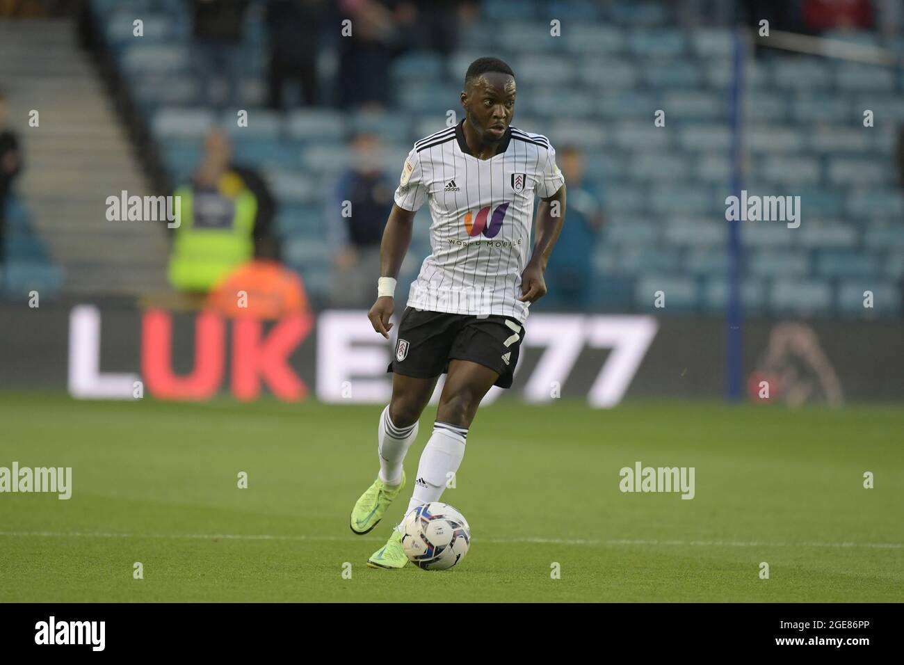 The New Den London, UK. 17th Aug, 2021. Neeskens Kebano of Fulham ...