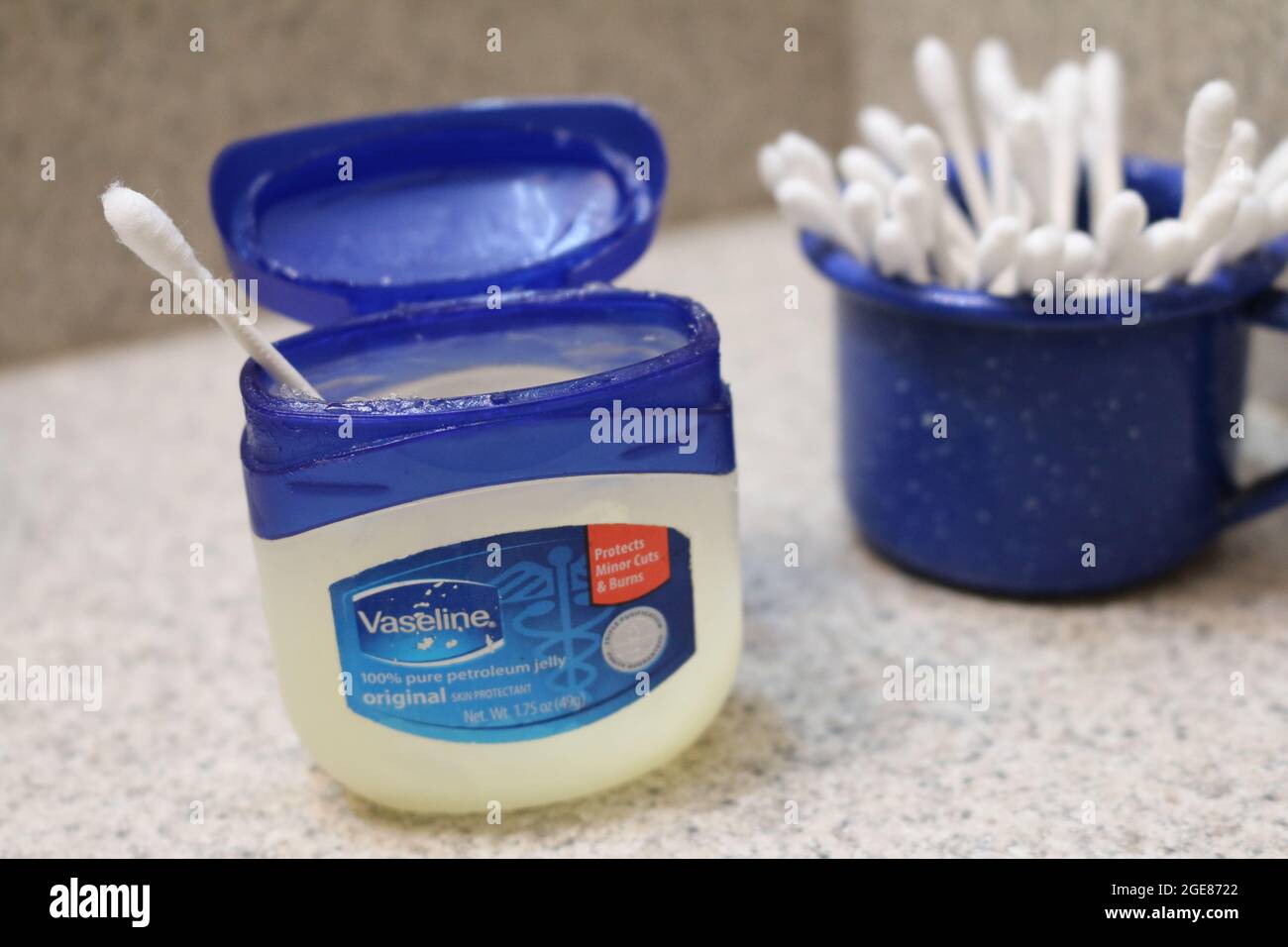 Open tub of vaseline hi-res stock photography and images - Alamy