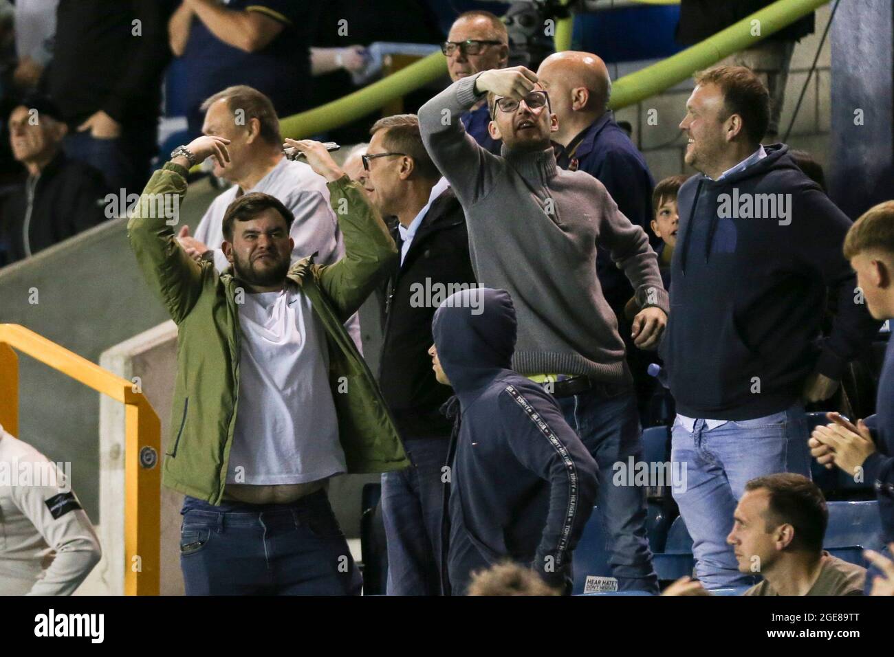 Millwall football celebrate hi-res stock photography and images - Alamy