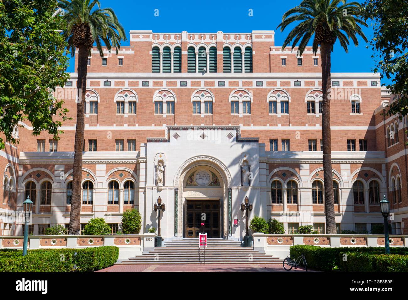 Edward L. Doheny Jr. Memorial Library on University of Southern ...
