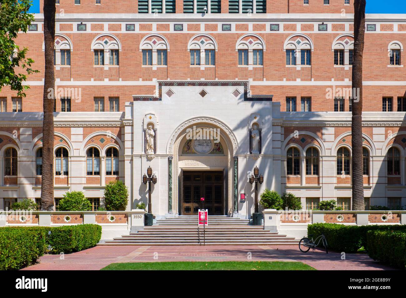 Edward L. Doheny Jr. Memorial Library on University of Southern ...