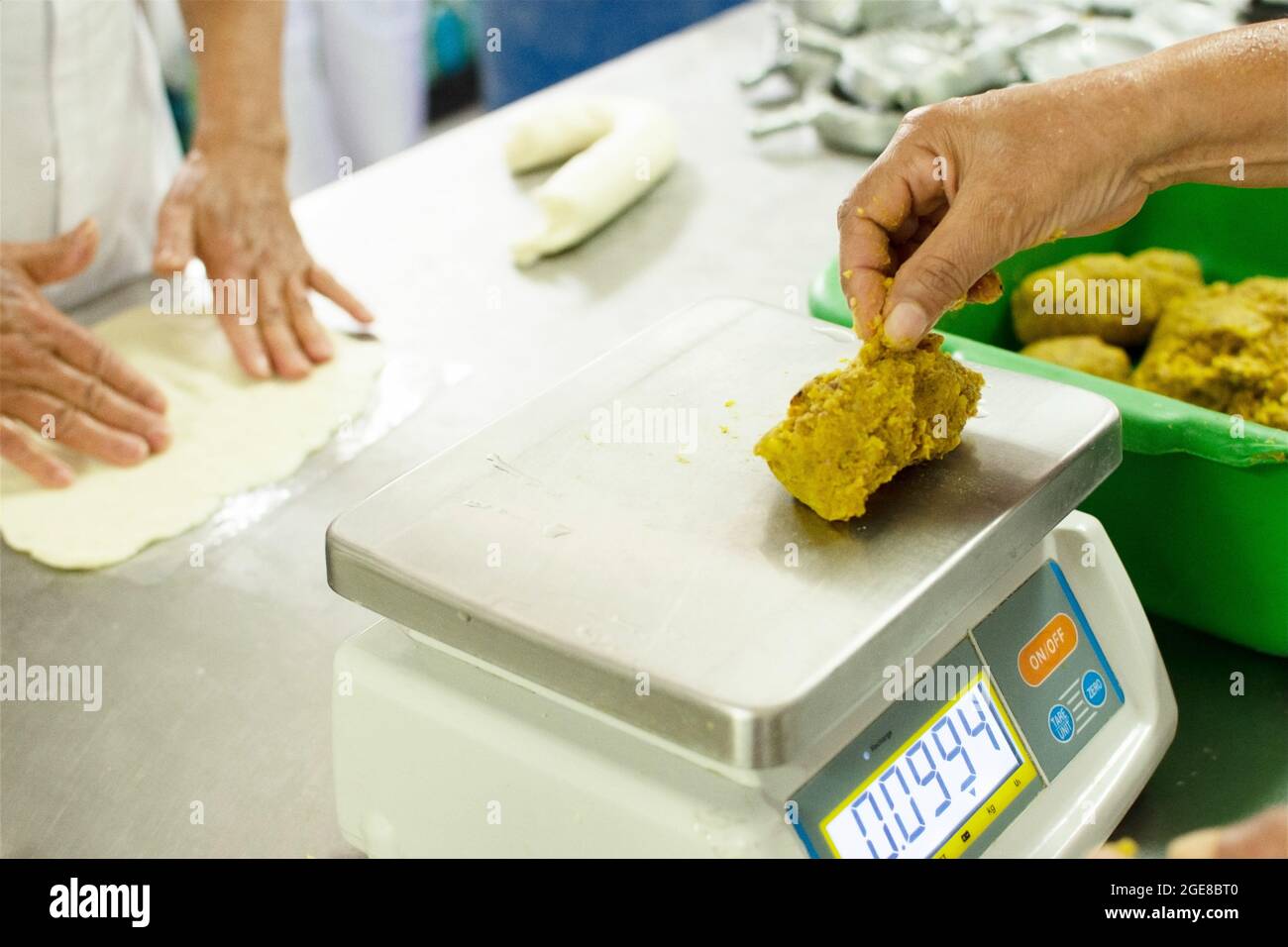 Hand weighing hi-res stock photography and images - Alamy