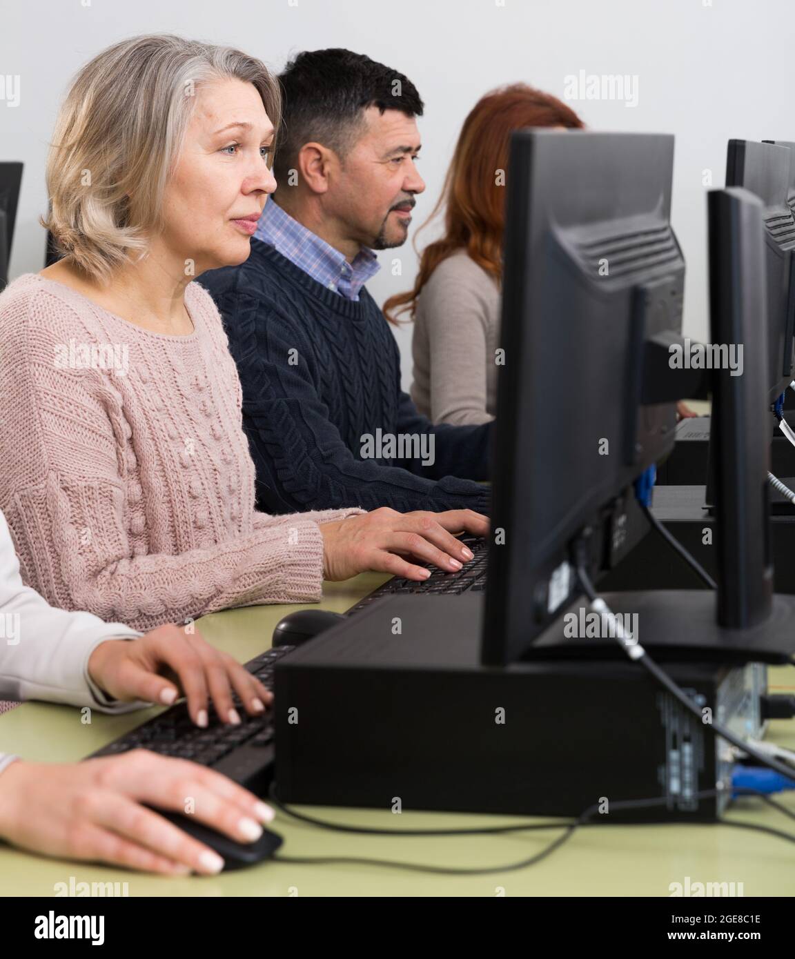 Office daily activities hi-res stock photography and images - Alamy