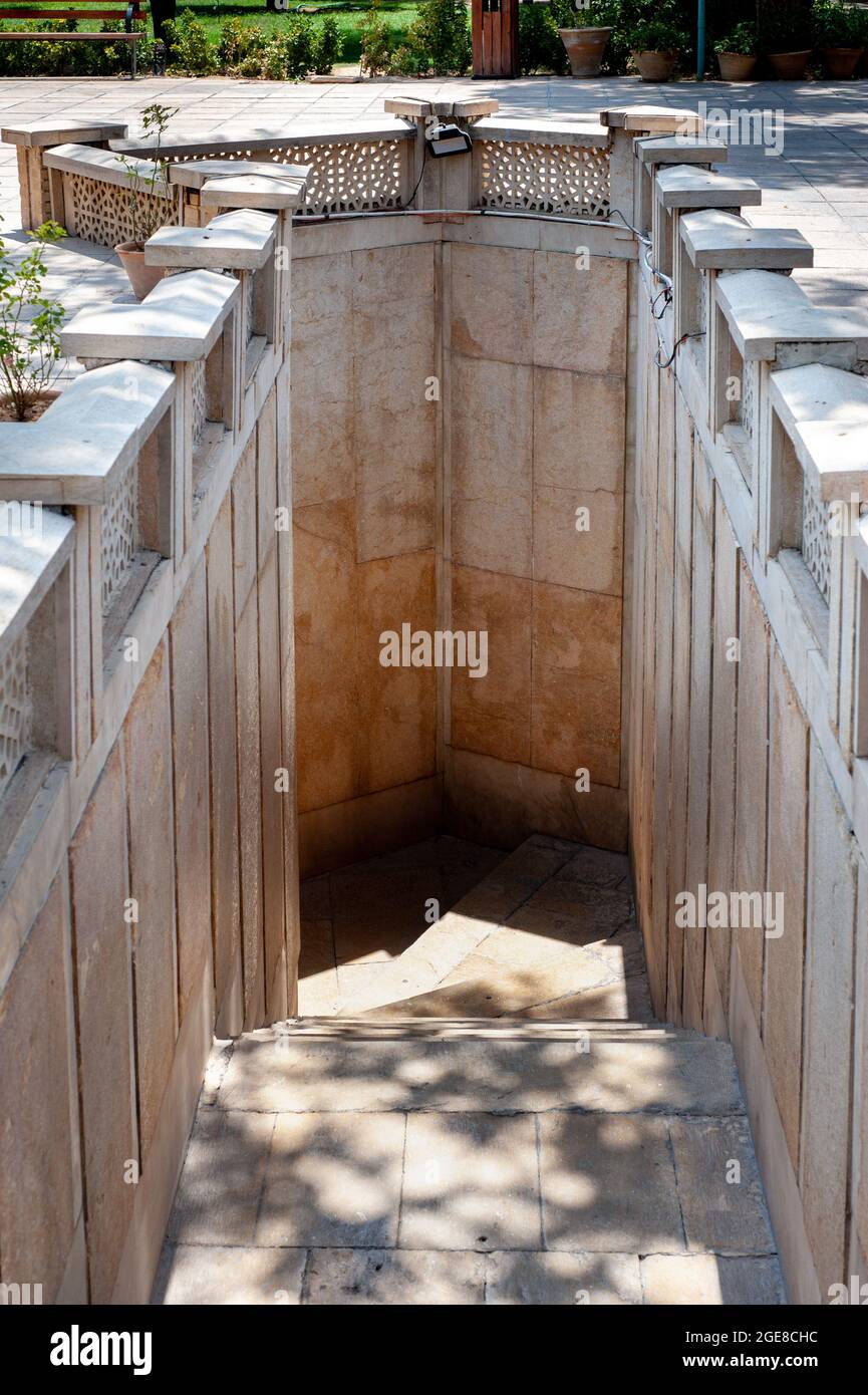 Cellar stairs hi-res stock photography and images - Alamy