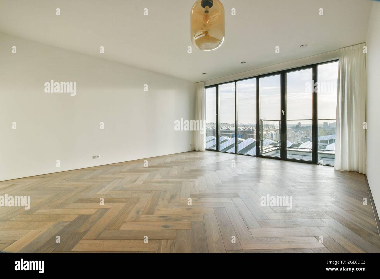 Empty room in a renovated apartment ready to be furnished Stock Photo ...
