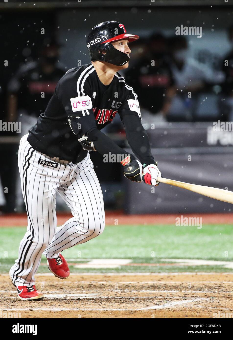 Suwon, Seoul, 18th Aug, 2021. LG Twins' Oh Ji-hwan Oh Ji-hwan of the LG ...