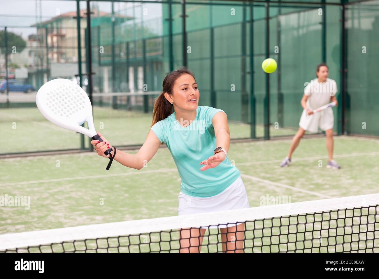 Paddle tennis women hi-res stock photography and images - Alamy