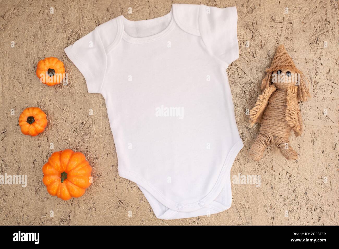 Gold bodysuit hi-res stock photography and images - Alamy