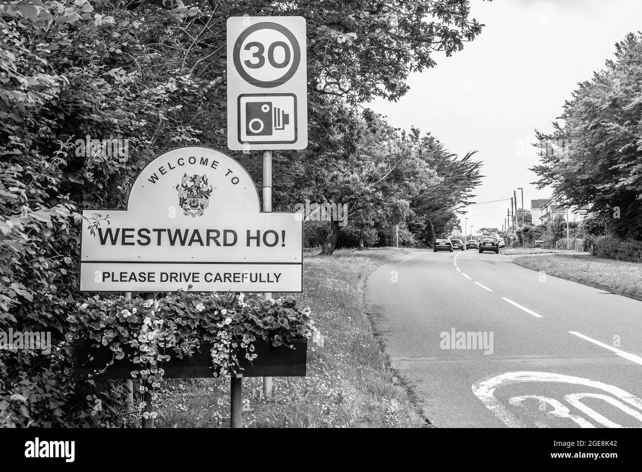 Welcome To Village Sign Black and White Stock Photos & Images - Alamy