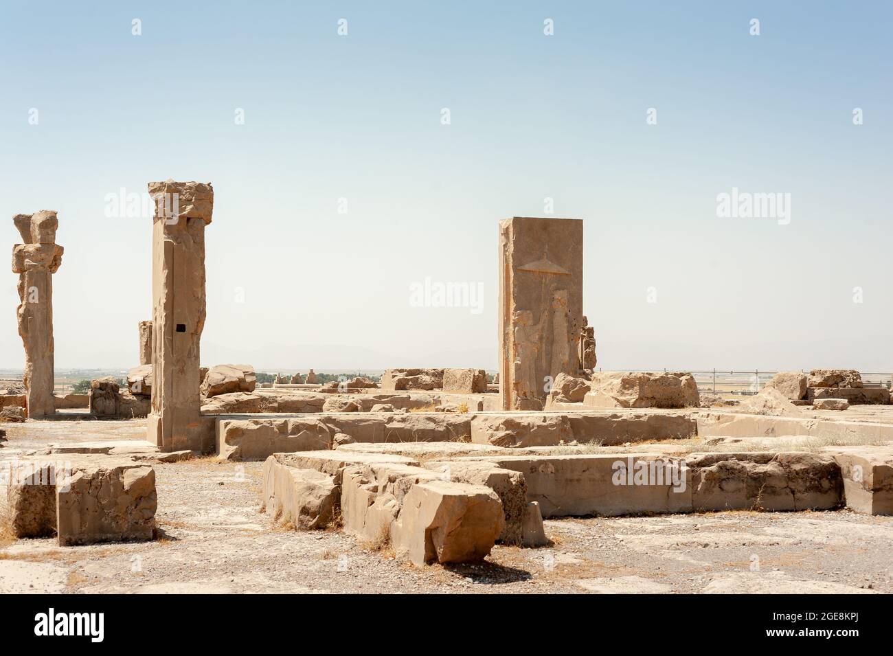 Fabulous view of ruins of the Hadish Palace (the Palace of Xerxes) on ...