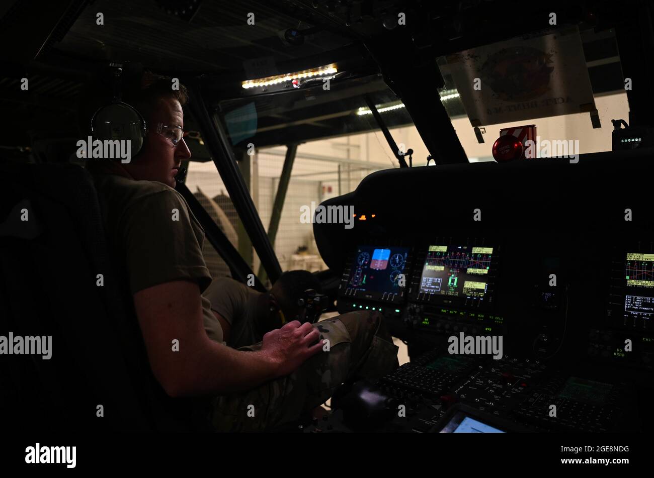 Black hawk simulator hi-res stock photography and images - Alamy