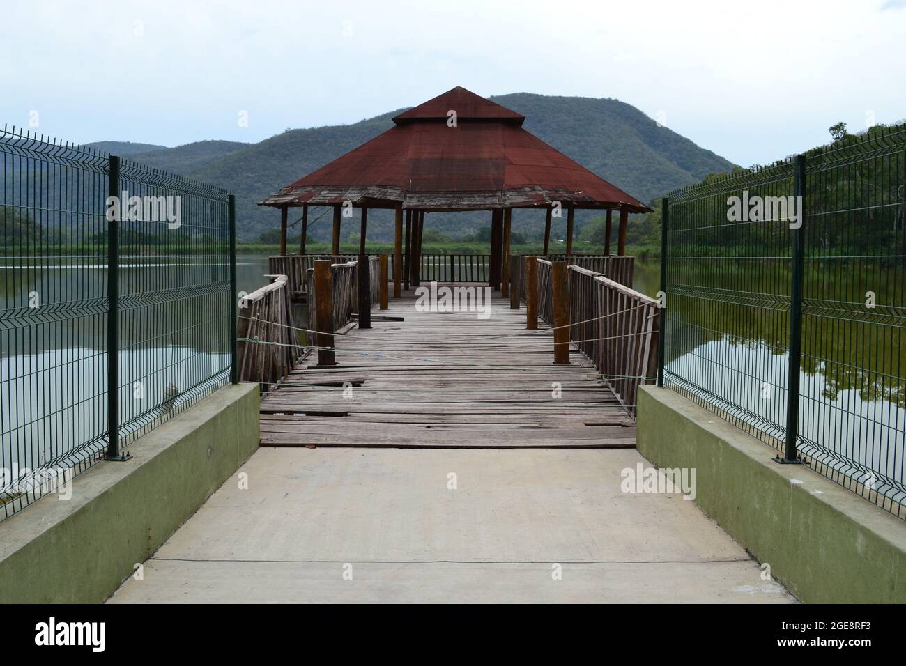 Dock with palap structure and lagoon view Stock Photo - Alamy