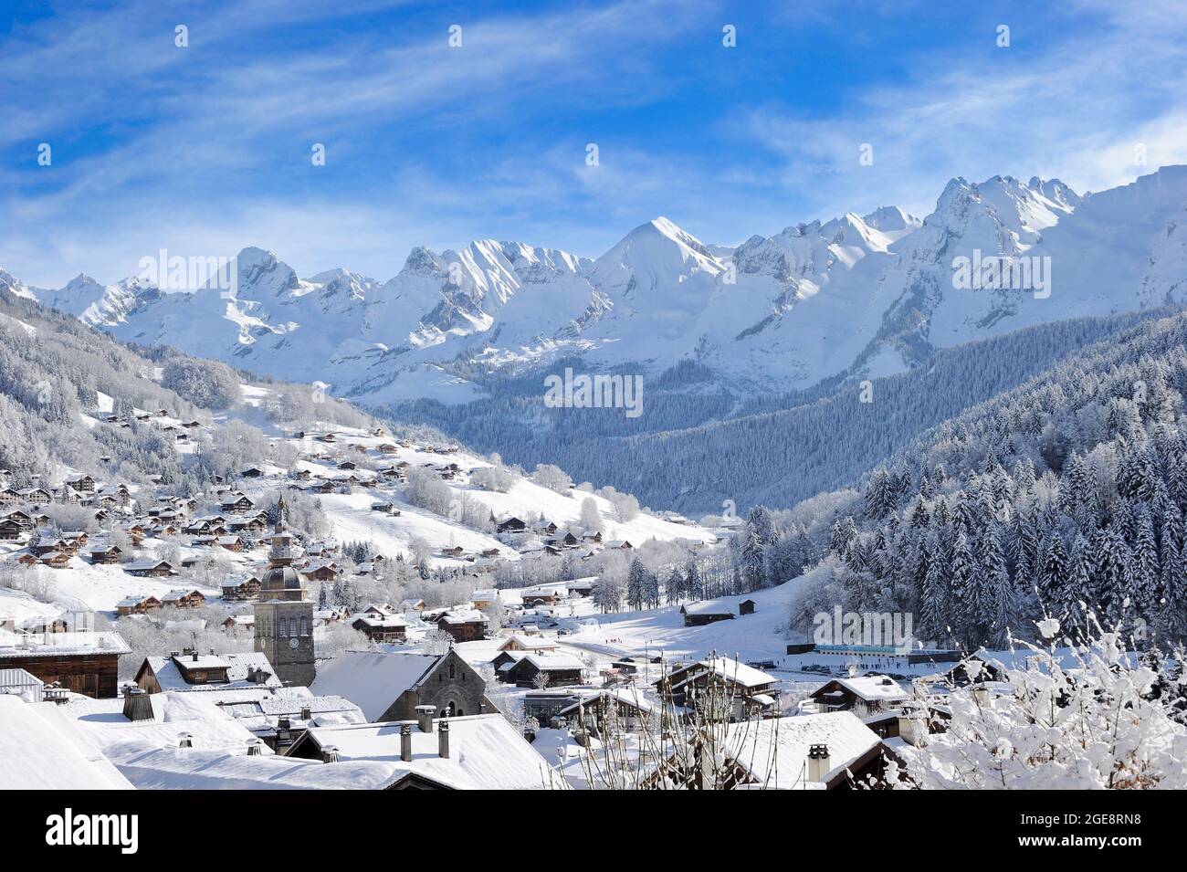 FRANCE, HAUTE-SAVOIE (74) ARAVIS MOUNTAINS, LE GRAND-BORNAND SKI RESORT ...