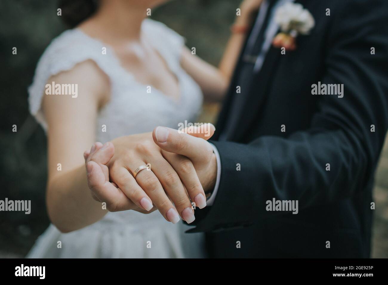 Bride and the groom during their wedding ceremony Stock Photo - Alamy