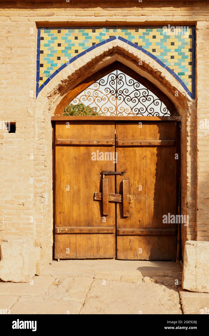 Intricate islamic wood crafted door design, Islamic design carved on ...