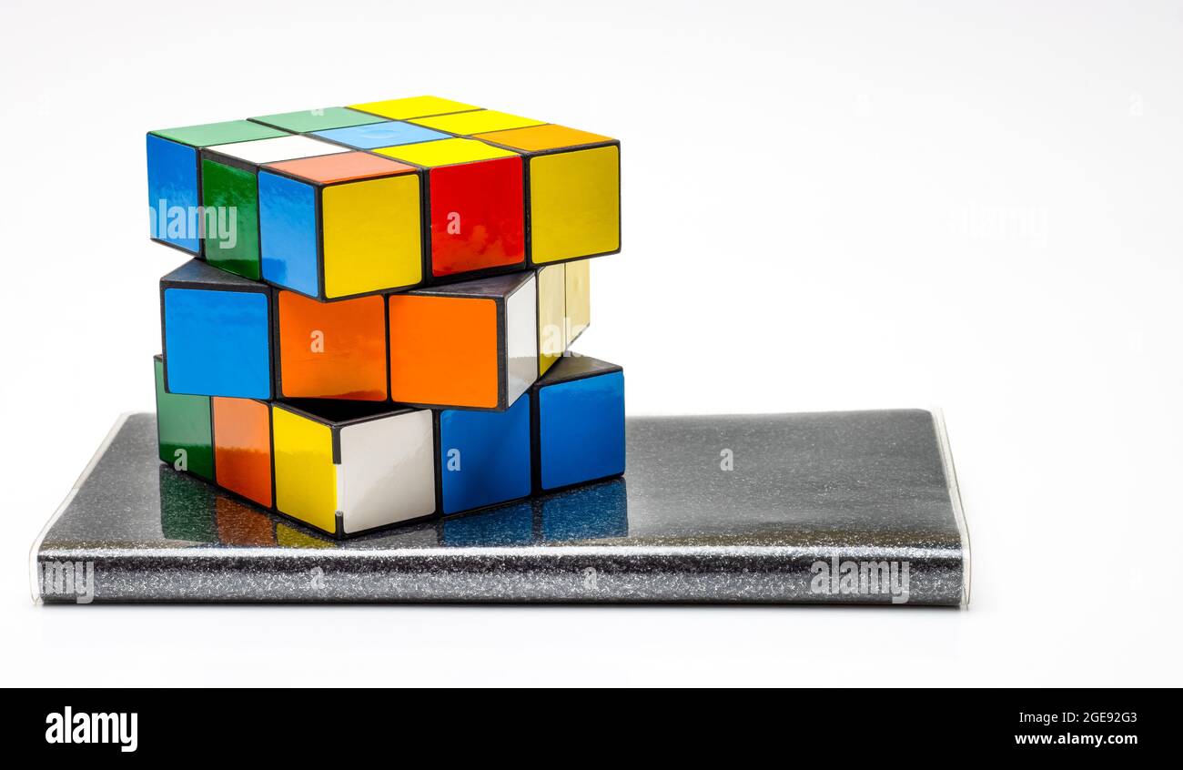 Unsolved cube hi-res stock photography and images - Alamy