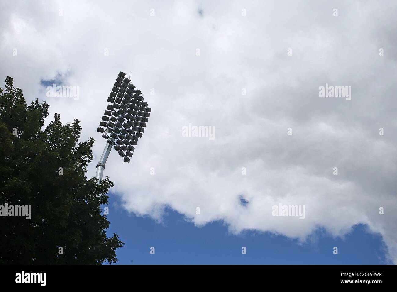 Floodlight pylon hi-res stock photography and images - Alamy