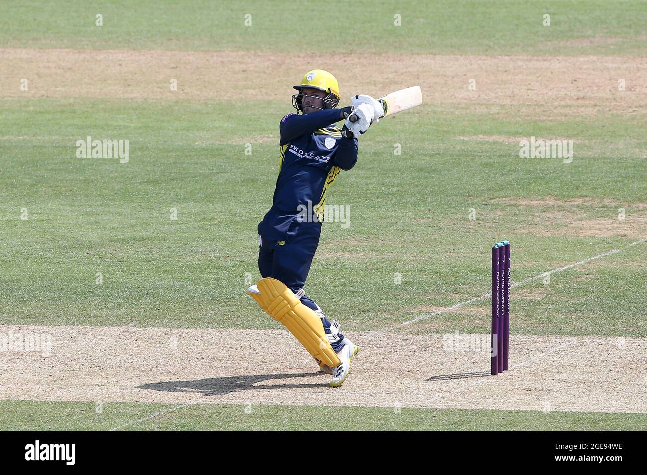 Lewis McManus hits 6 runs for Hampshire during Hampshire Hawks vs Essex ...