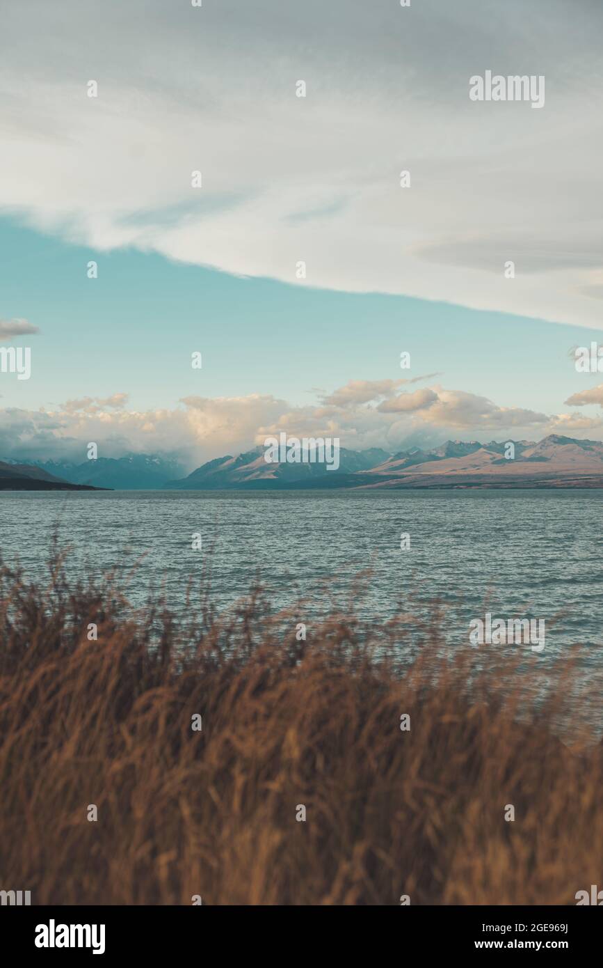 Nz pukaki hi-res stock photography and images - Alamy