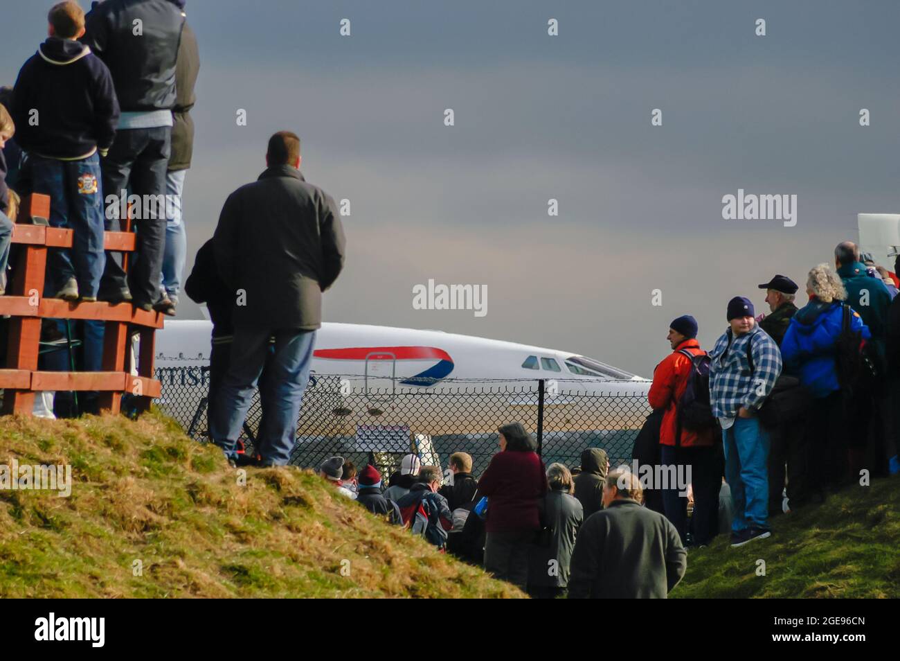 Final flight of Concorde from Manchester Airport October 2003 Stock ...
