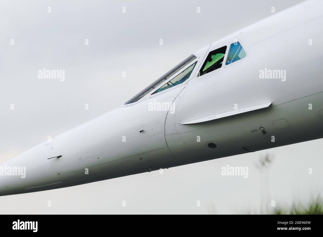 Final flight of Concorde from Manchester Airport October 2003 Stock ...