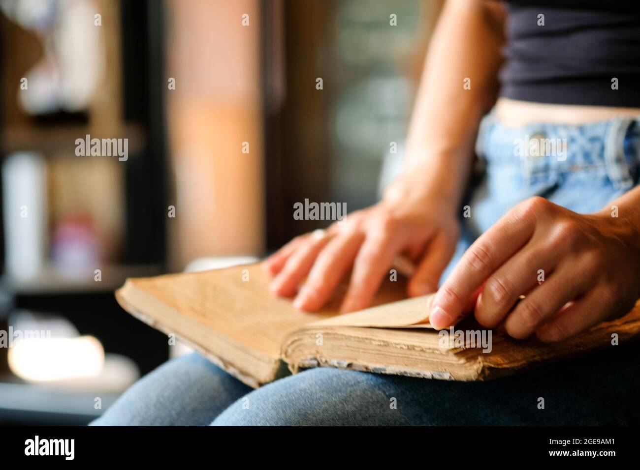 Bookshelves fiction hi-res stock photography and images - Alamy