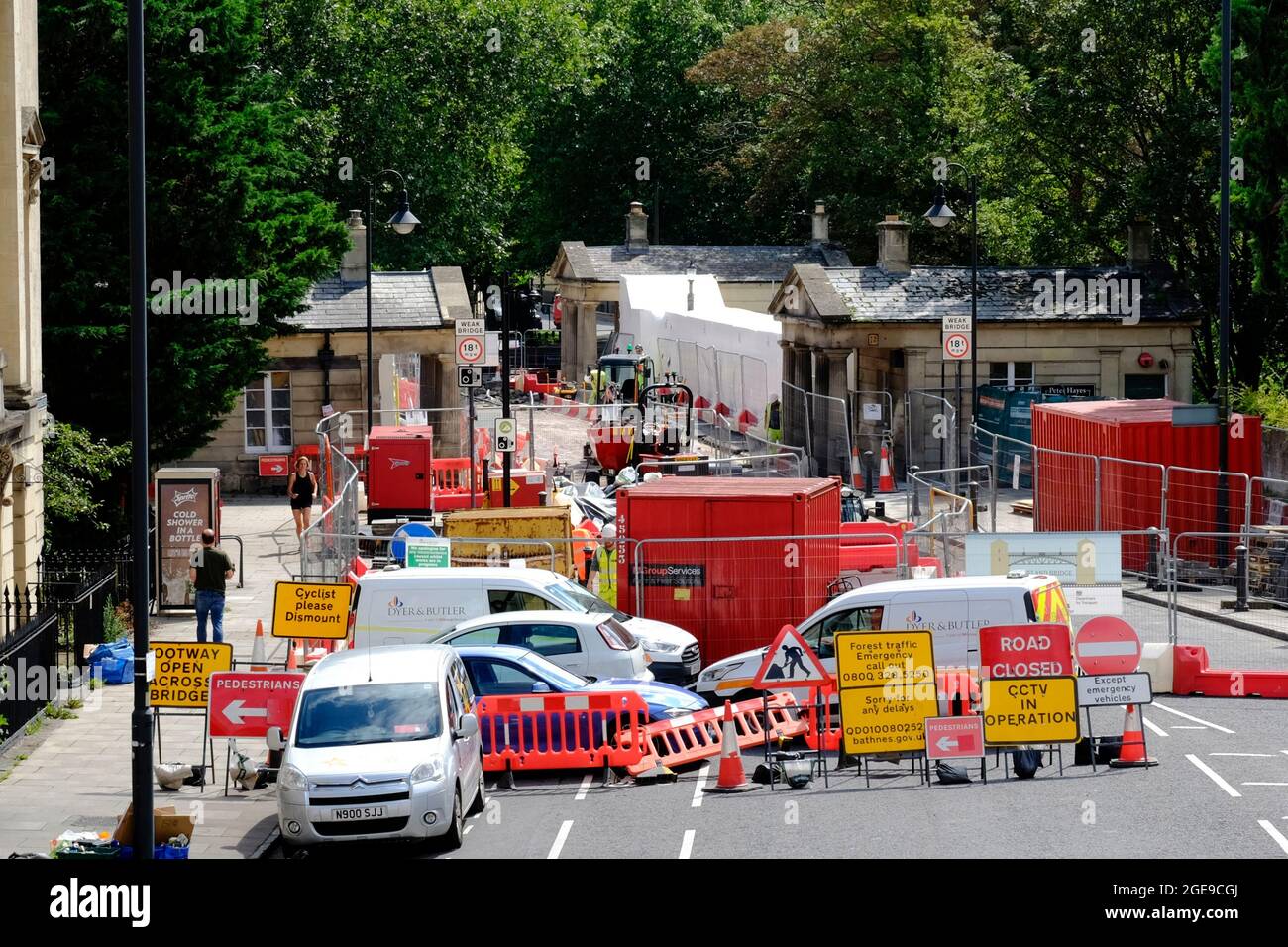 Roadworks and maintenance to Cleveland Bridge in Bath Somerset UK Stock ...