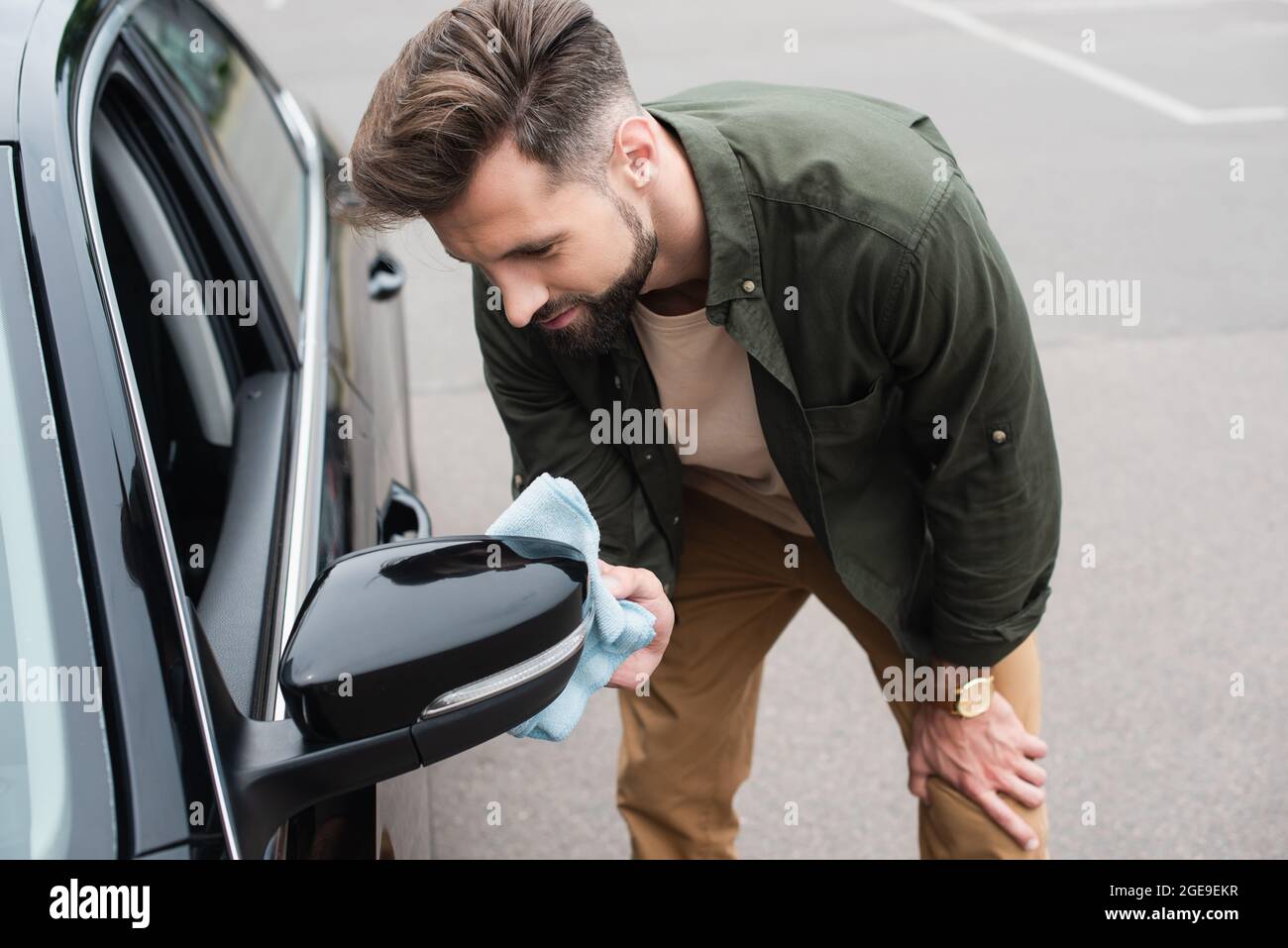 Driver cleaning hi-res stock photography and images - Alamy