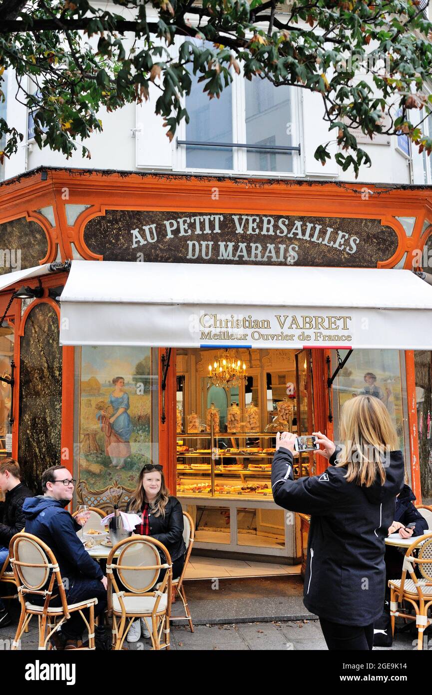 Tea Shop Room Paris High Resolution Stock Photography and Images - Alamy