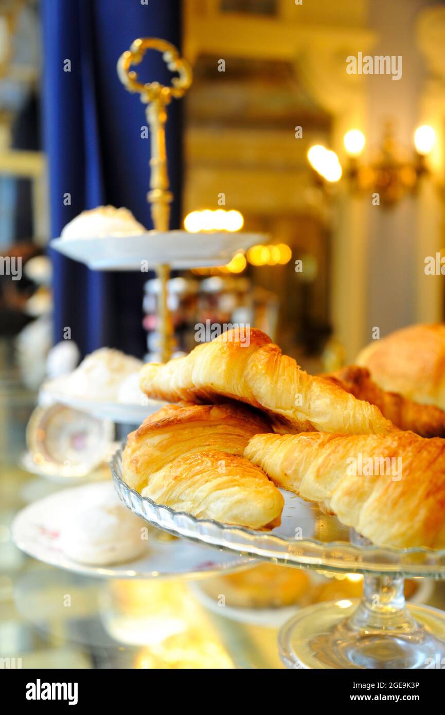 Tea shop room paris hi-res stock photography and images - Alamy