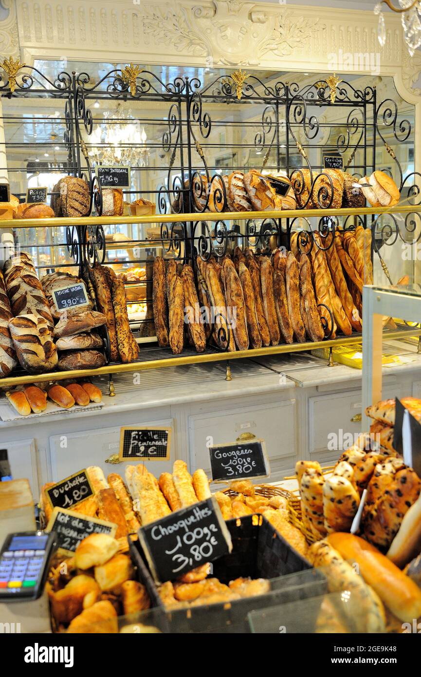 Tea shop room paris hi-res stock photography and images - Alamy