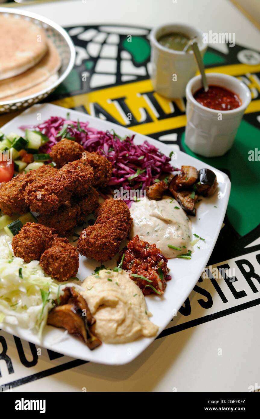 L'as du fallafel and paris hi-res stock photography and images - Alamy