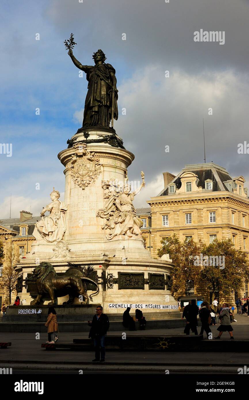 Statue place de la république paris hi-res stock photography and images ...