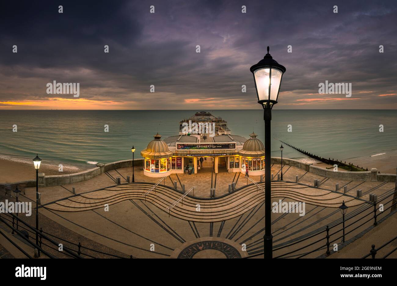 Cromer pier pier hi-res stock photography and images - Alamy