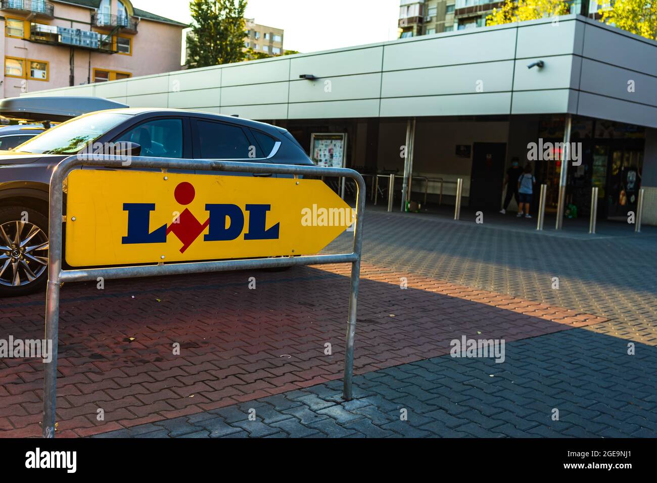 LIDL supermarket and logo. Lidl store in Bucharest, Romania, 2021 Stock ...