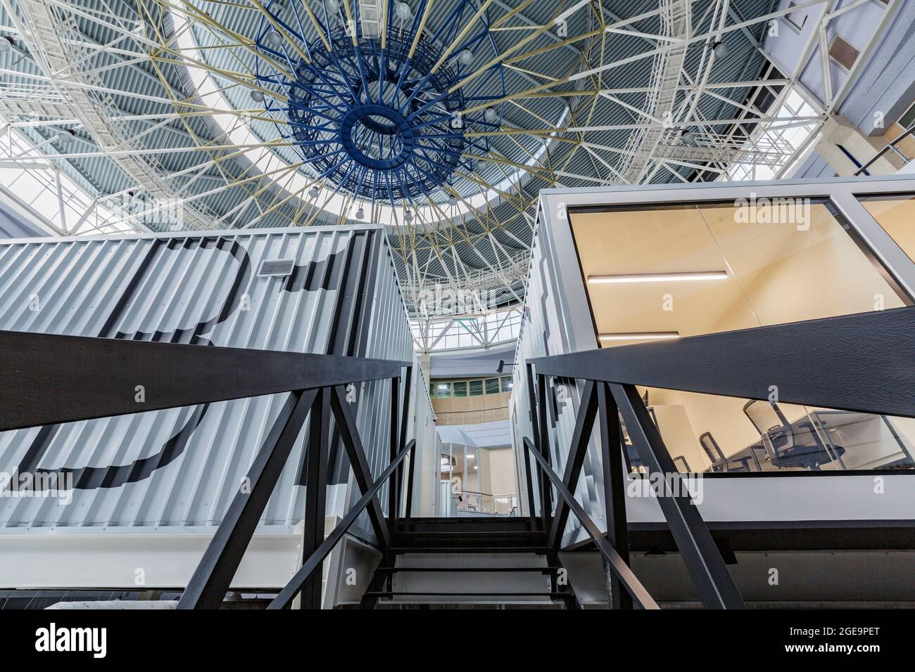 Two way staircase hi-res stock photography and images - Alamy